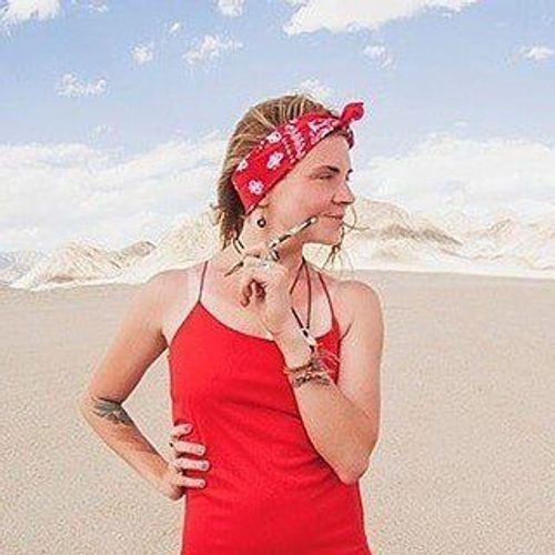 LenaL Influencer Profile | SubmitHub