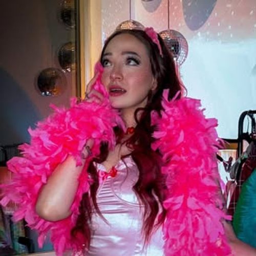 RachLeahx aka Thneed Girl Spotify Playlister | SubmitHub